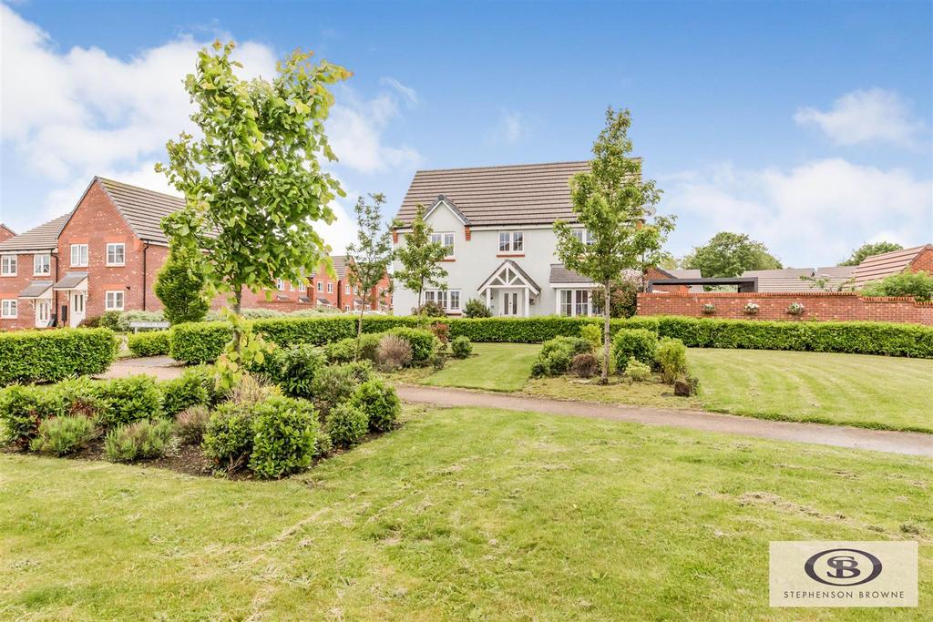 Lloyd Jones Road, Haslington, Crewe 4 bed detached house - £355,000