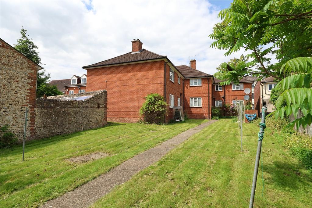 West Street, Farnham, Surrey, GU9 2 bed apartment - £249,950