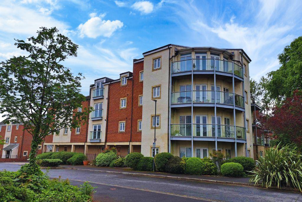 Wharry Court, High Heaton, Newcastle... 1 bed flat for sale - £107,950