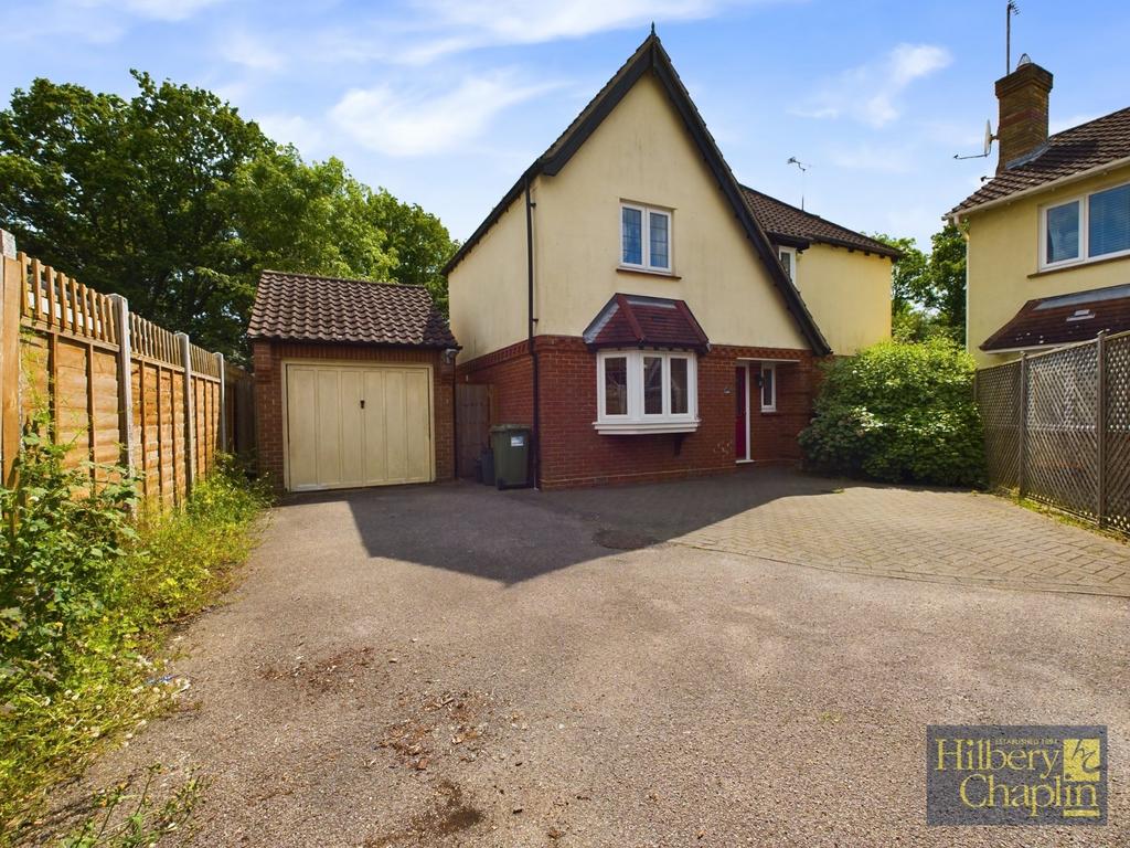 Burr Close, Langdon Hills, Essex, SS16 4 bed detached house for sale ...