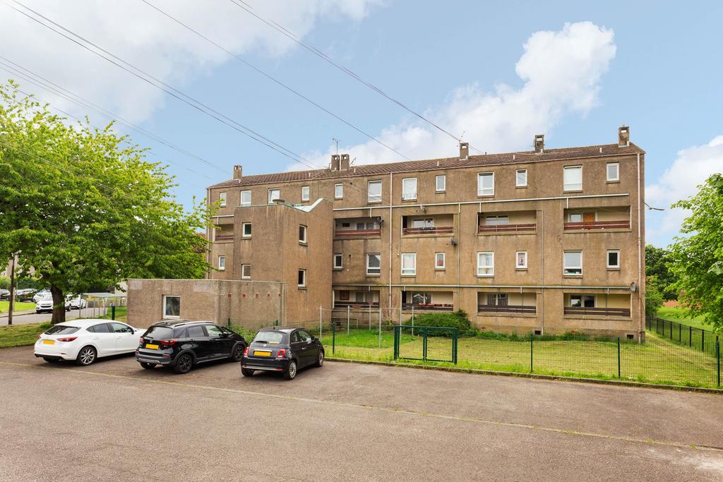 1/7 Oxgangs Drive, Edinburgh, EH13 9HB 2 bed maisonette - £115,000