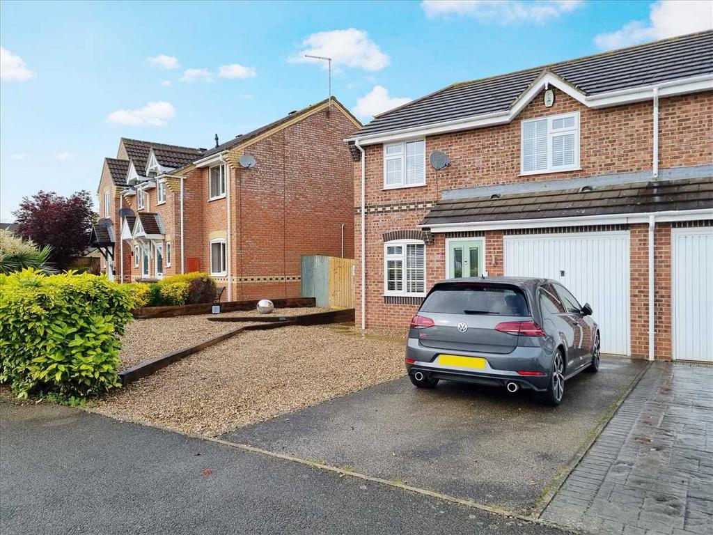 Sleaford NG34 3 bed semi-detached house - £220,000