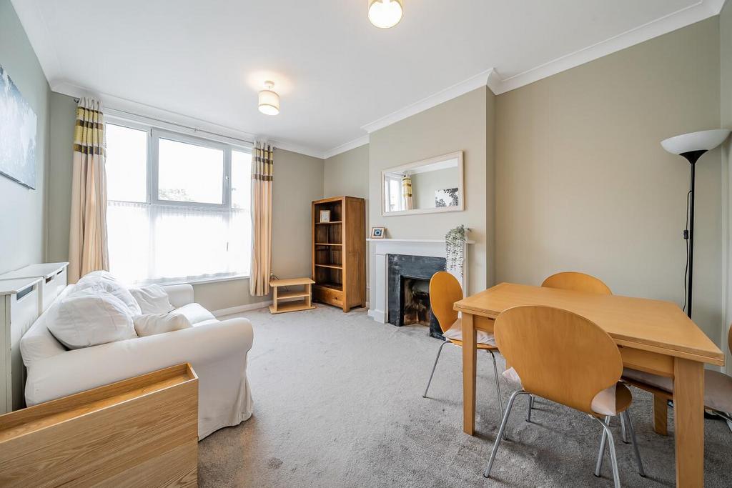 Oldridge Road, Balham 1 bed flat - £375,000