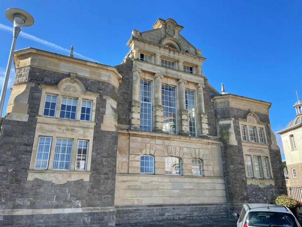 Knightstone Baths, Knightstone... 2 bed flat - £1,250 pcm (£288 pw)