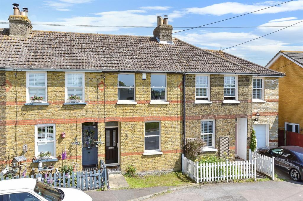 Grain Road, Middle Stoke, Rochester... 3 bed terraced house - £300,000