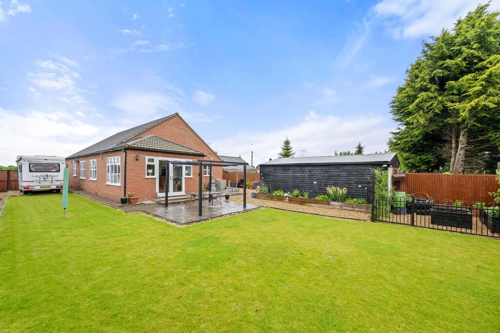 Church Drove Outwell Wisbech 3 Bed Detached Bungalow For Sale £