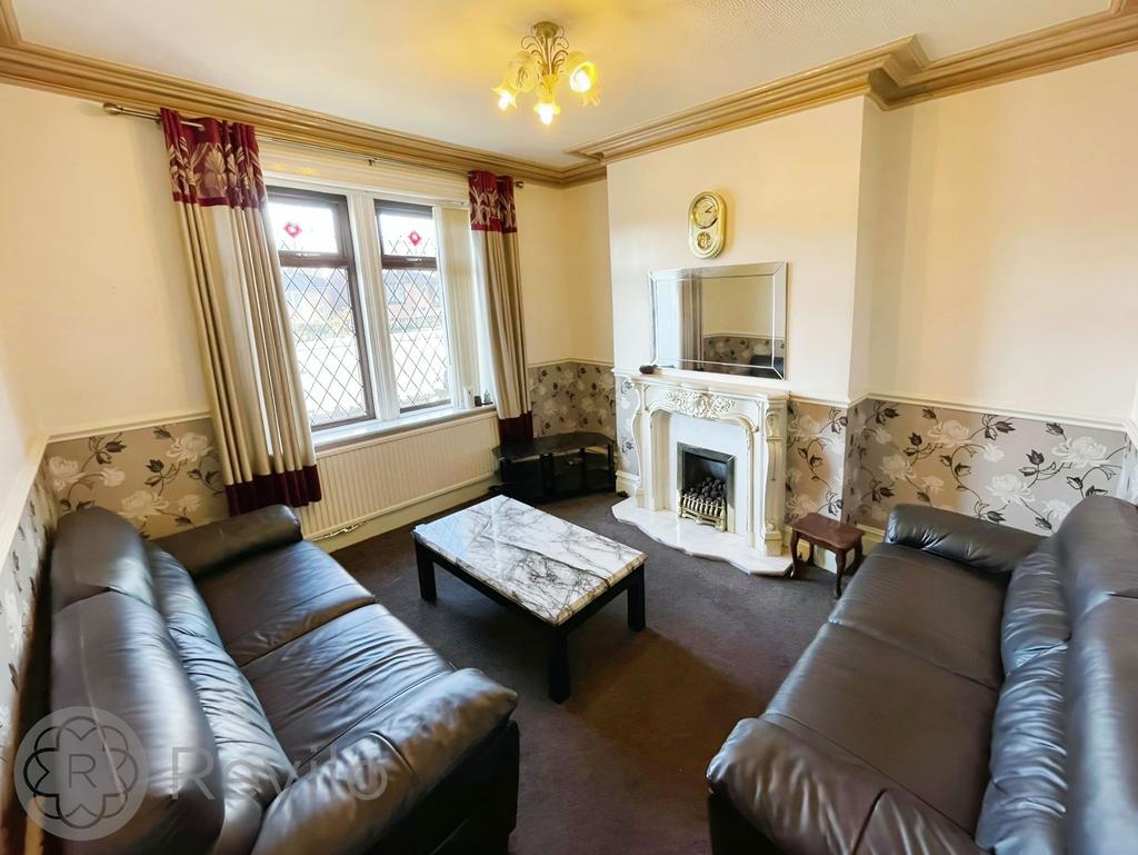 Halifax Road, Rochdale, OL16 3 bed terraced house - £160,000