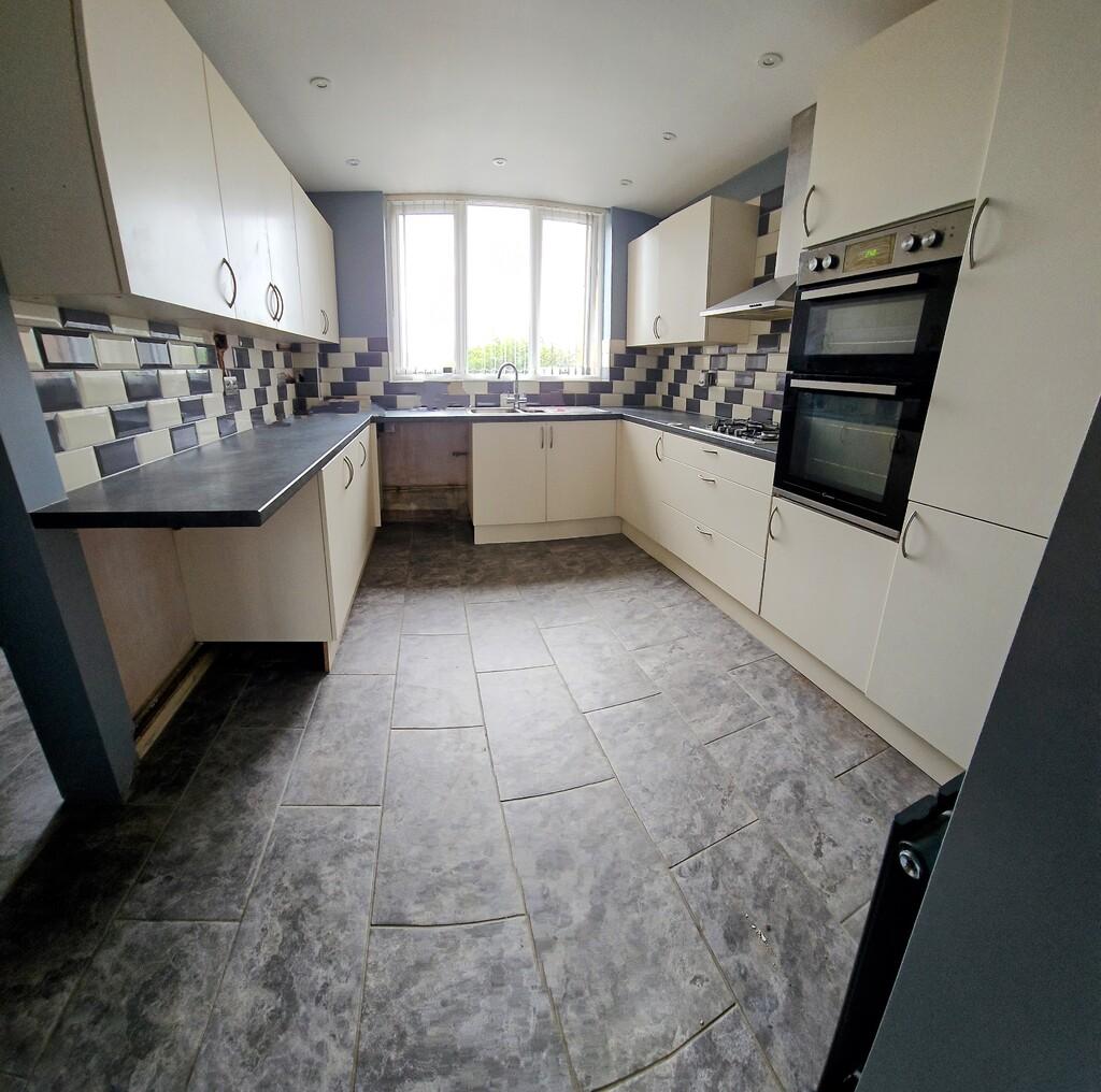 Berkley Hill, Stanford-le-Hope SS17 3 bed terraced house - £1,690 pcm ...