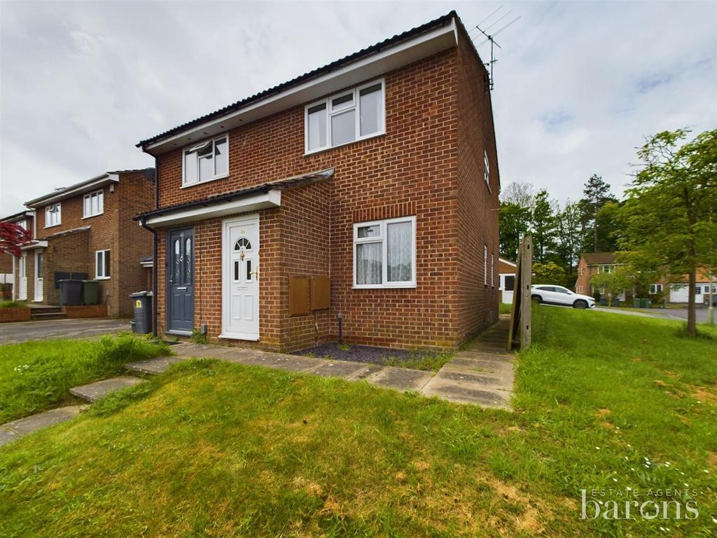 Ellington Drive, Basingstoke RG22 2 bed semi-detached house - £290,000