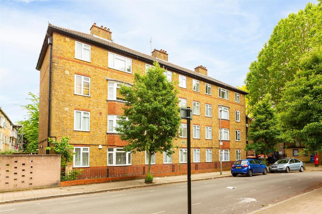 Darien Road, London SW11 1 bed flat - £1,500 pcm (£346 pw)