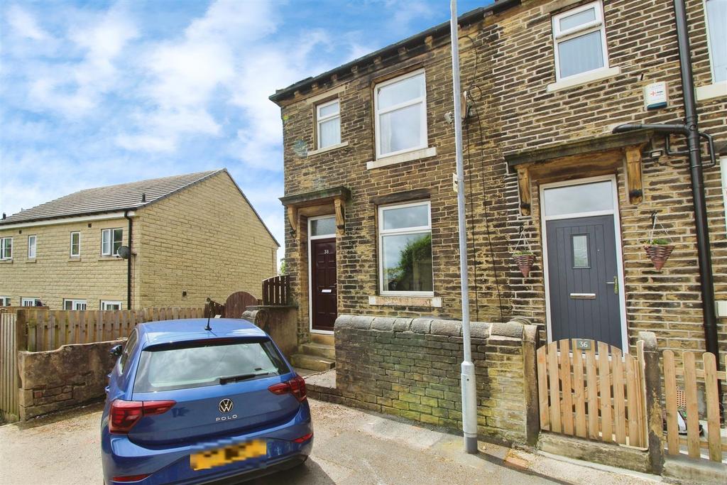 Croft Street, Bradford BD6 2 bed end of terrace house - £70,000