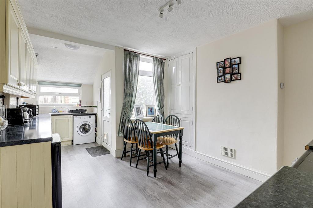 Wollaton Street, Hucknall NG15 3 bed terraced house - £150,000