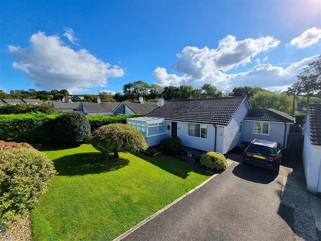 Menheniot Crescent, Langore 4 bed detached bungalow - £325,000