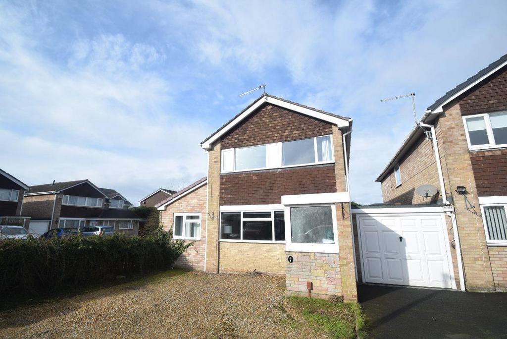 8 Hampton Close 3 bed semi-detached house - £1,300 pcm (£300 pw)