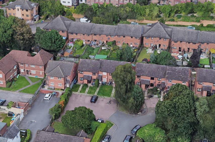 Old Coach Drive, High Wycombe HP11 1 bed end of terrace house - £260,000