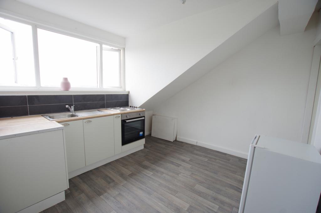 Hustler Street, BD3 0PS 1 bed flat - £595 pcm (£137 pw)