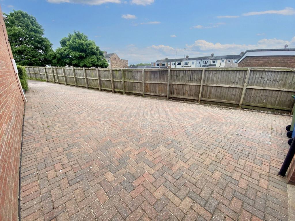 Pickering Close Cramlington 3 Bed Semi Detached House For Sale £
