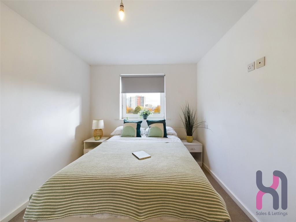 Endeavour House, 1b Elmira Way, M5 2 bed flat - £154,000