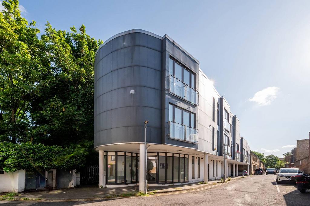 Hatcham Park Mews, New Cross, London... 3 bed flat for sale - £500,000