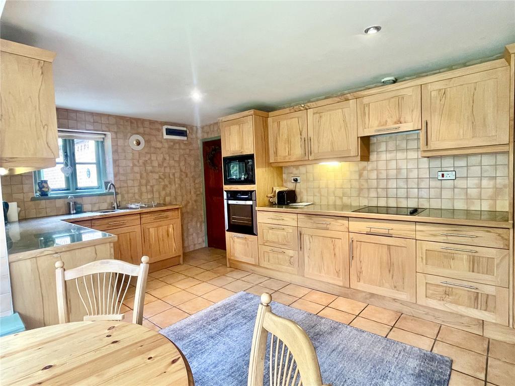 Pont Robert, Meifod, Powys, SY22 4 bed detached house for sale - £550,000