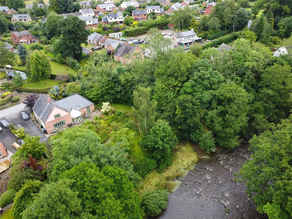 Pont Robert, Meifod, Powys, SY22 4 bed detached house for sale - £550,000