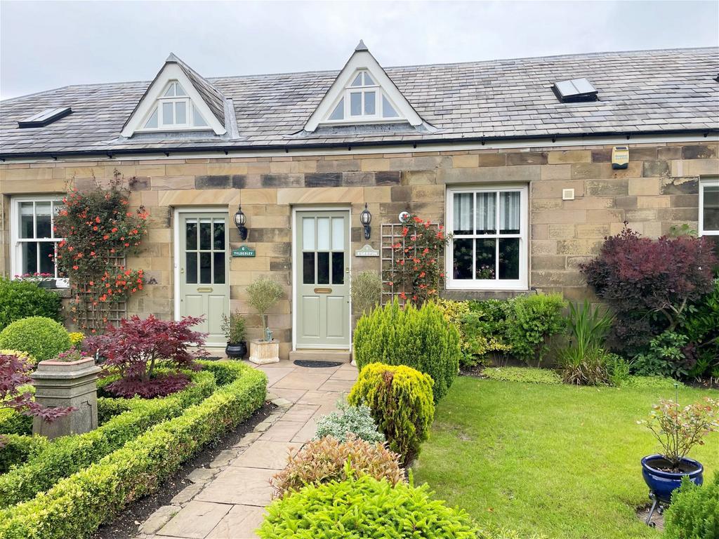 Lathom House, Lathom Park, L40 5UP 3 bed mews for sale - £425,000