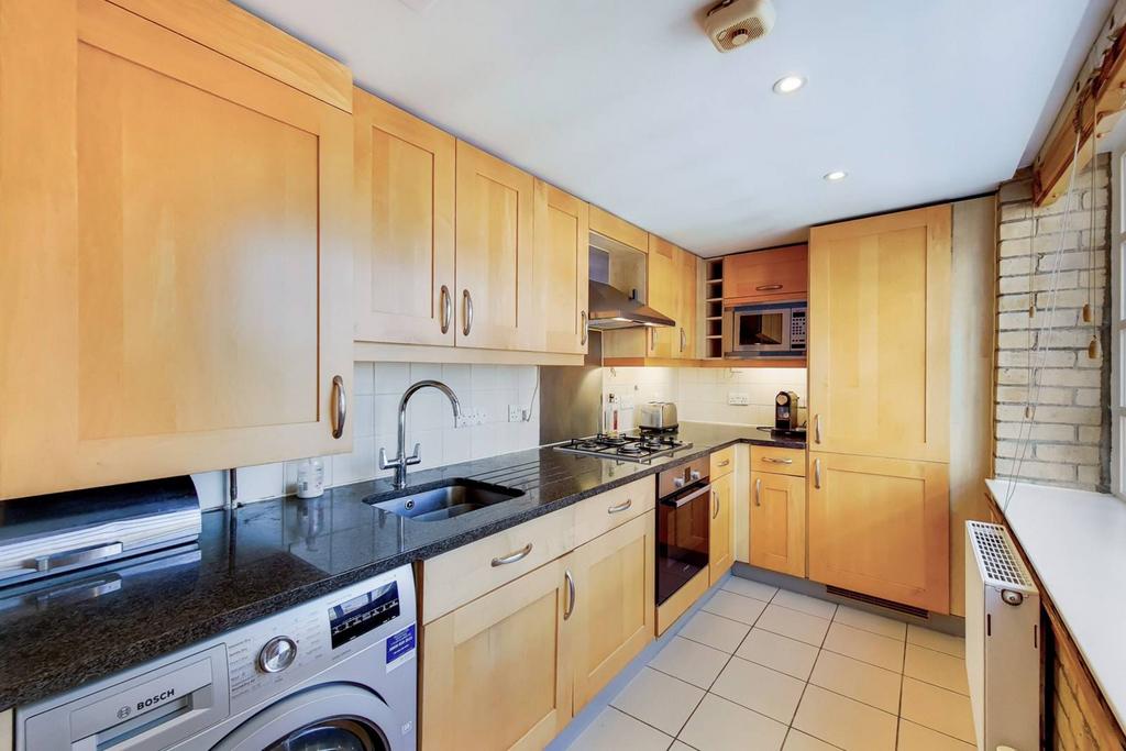 Wapping Wall, Wapping, London, E1W 2 bed flat - £2,384 pcm (£550 pw)