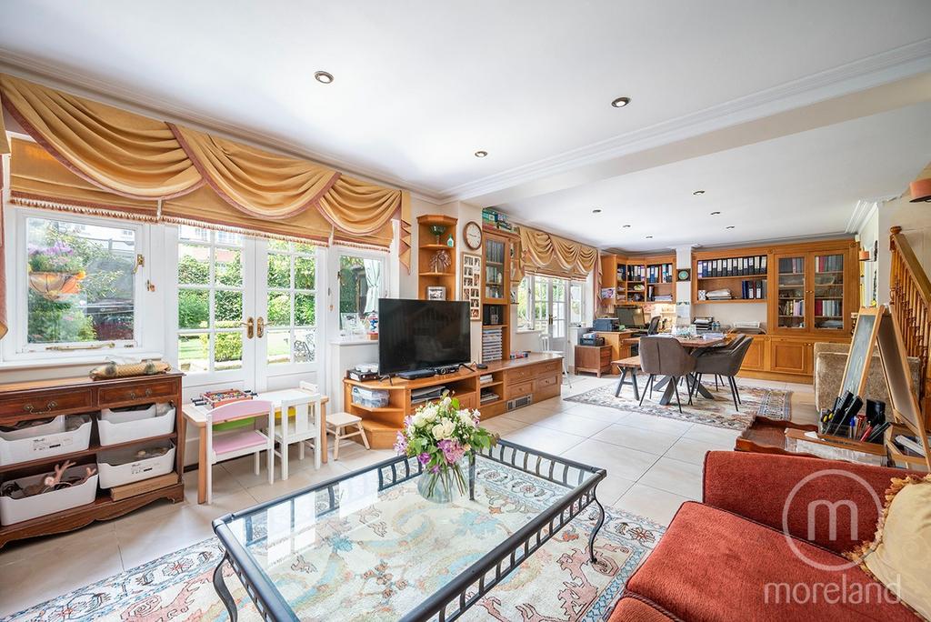 London, Greater London NW11 6 bed detached house - £2,500,000
