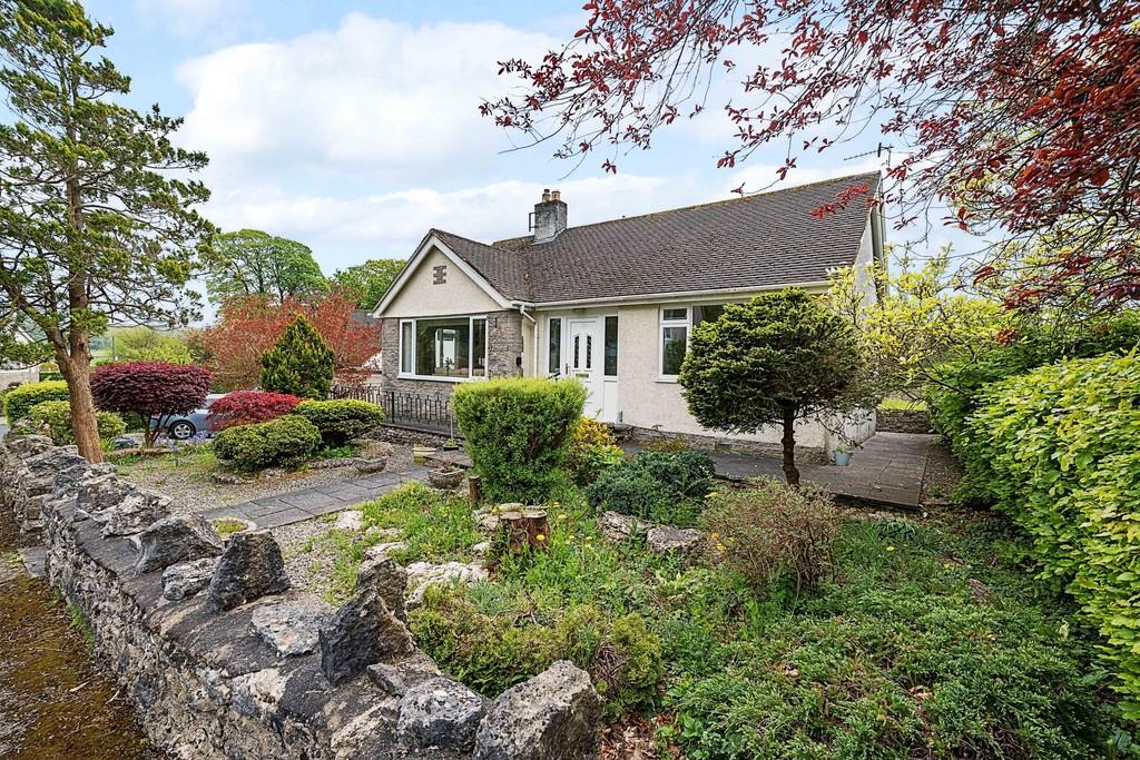 3 Clevelands Avenue, Silverdale, LA5 0RP 3 bed detached bungalow - £350,000