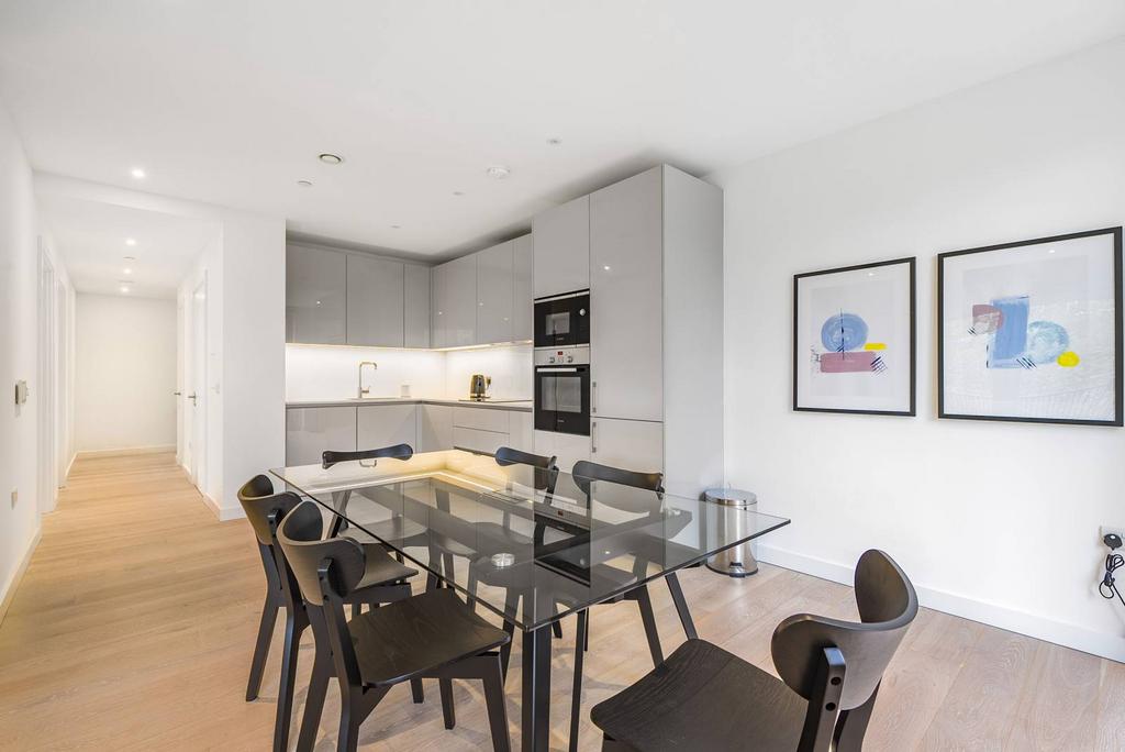 Heygate Street, Elephant and Castle... 2 bed flat - £4,500 pcm (£1,038 pw)