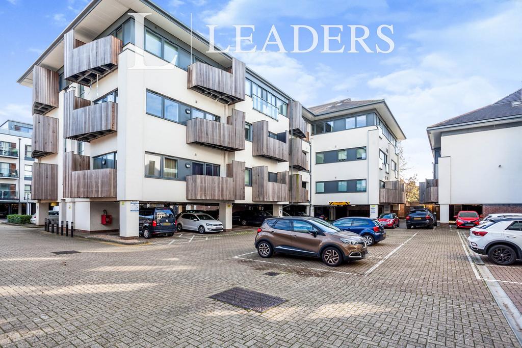 Horsham Gates, Horsham 1 bed flat - £1,100 pcm (£254 pw)