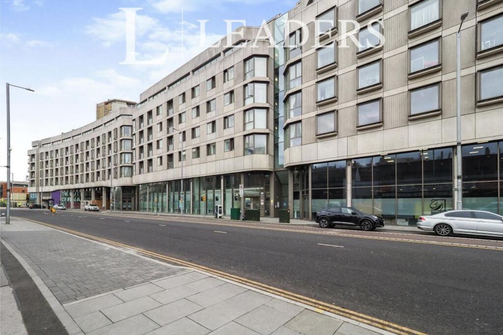 Nottingham One Tower Building, NG1 2 bed apartment to rent - £1,750 pcm ...