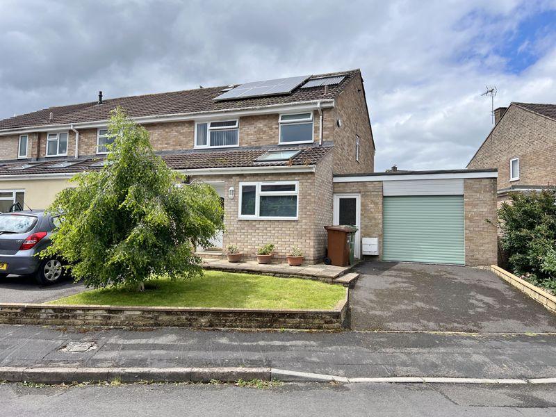 Lynfield Road, Frome 3 bed semi-detached house - £375,000