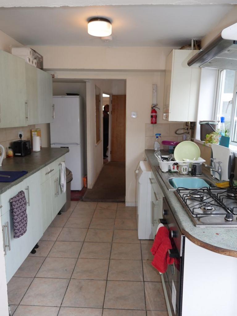 Glenroy Street, Cardiff CF24 4 bed terraced house - £2,200 pcm (£508 pw)