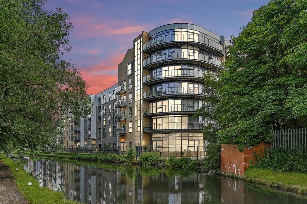 Longman House, The Embankment, Nash... 2 bed apartment - £350,000