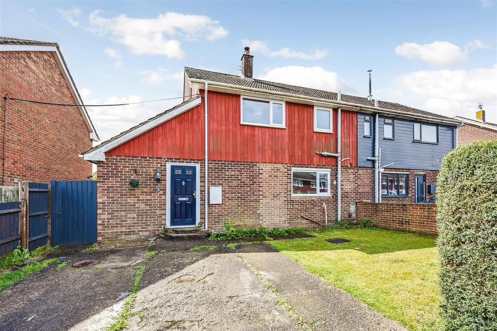 Campbell Close, Grateley, Andover 3 bed semi-detached house - £335,000