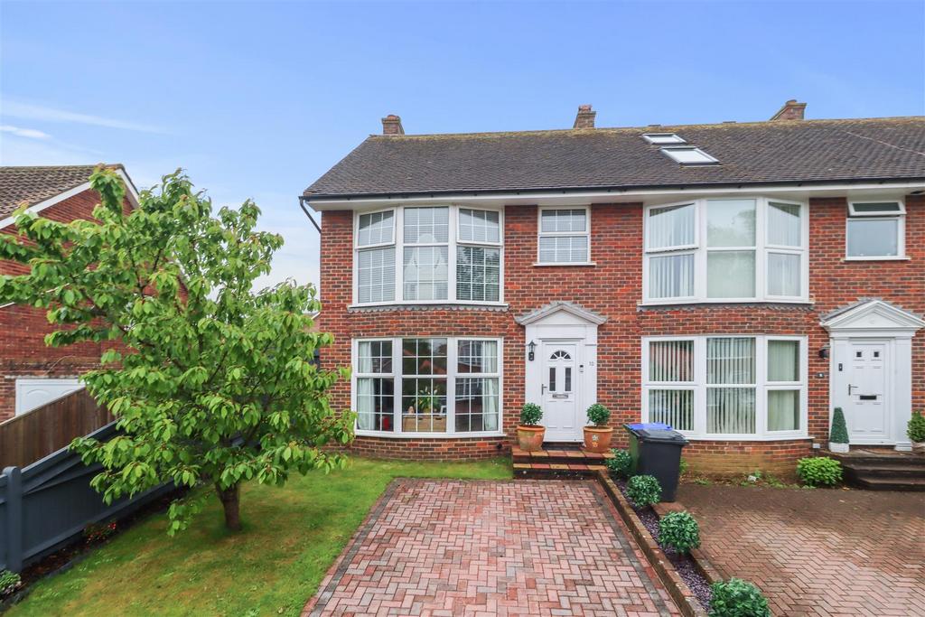 Richington Way, Seaford 3 bed end of terrace house - £360,000