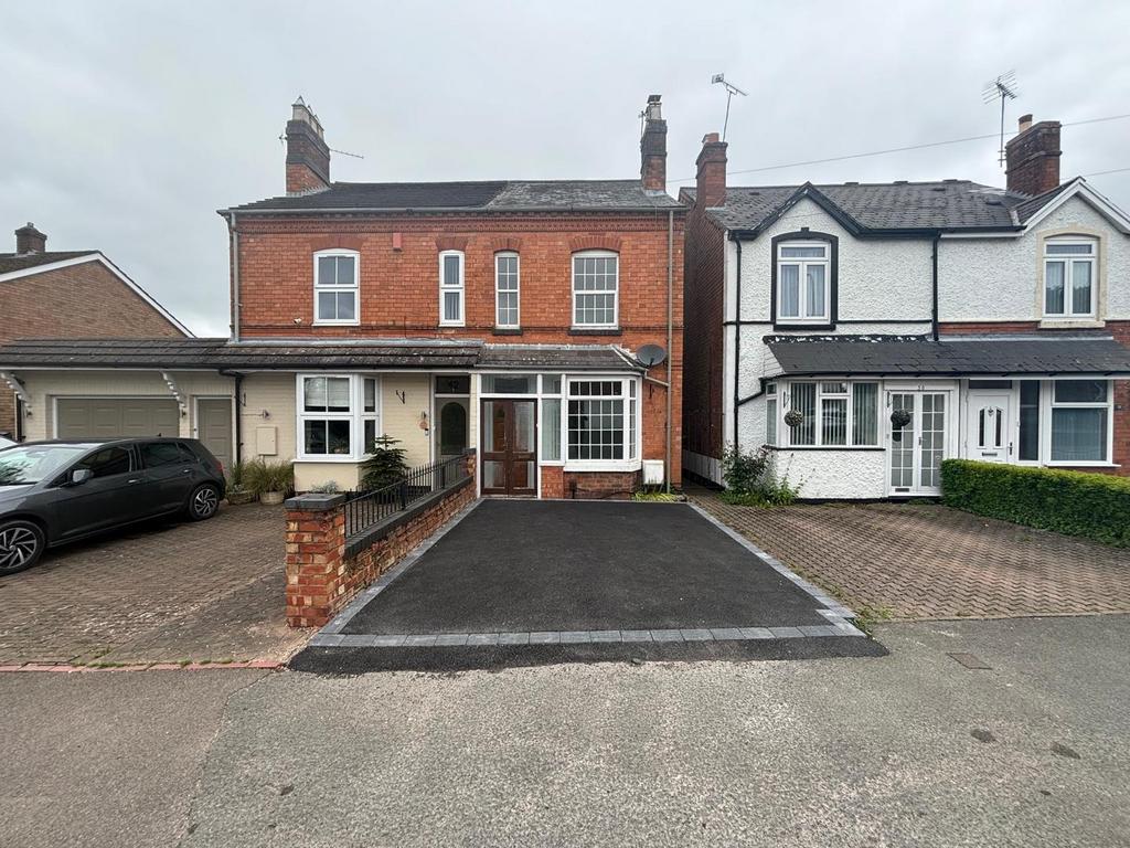 Heathfield Road, Redditch 2 bed house - £1,000 pcm (£231 pw)