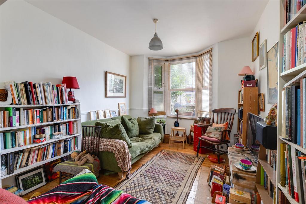 Grasmere Road 2 Bed Terraced House For Sale £425 000