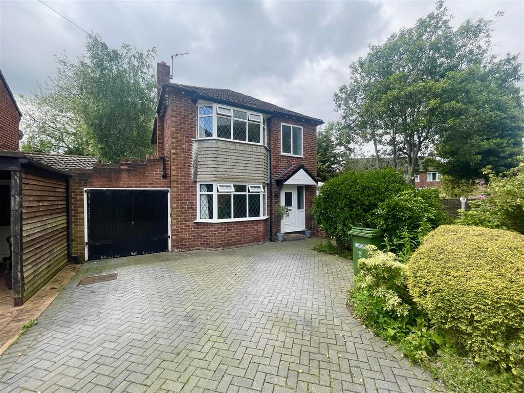 Alderdale Grove, Wilmslow 3 bed detached house - £495,950