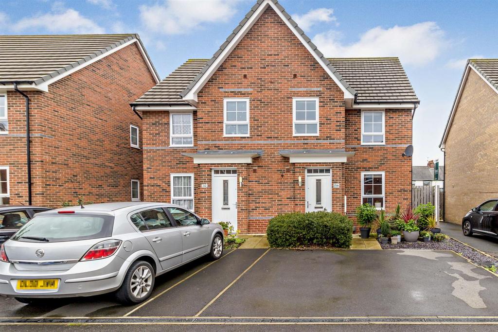 Town End Drive, Doncaster DN4 3 bed semi-detached house - £210,000