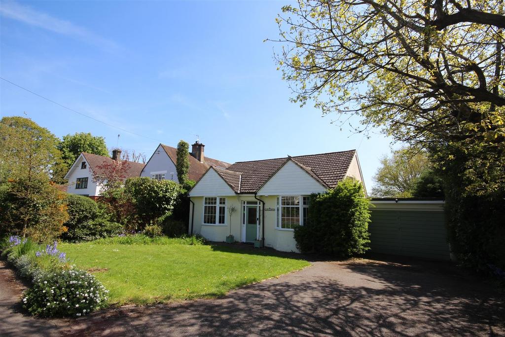 Upper Station Road, Henfield 2 bed detached bungalow - £599,995