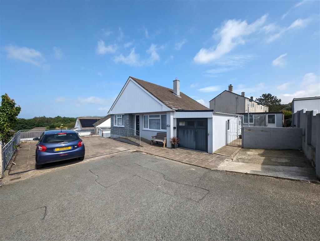 Seabird, Brynsiriol, Fishguard 3 bed detached bungalow - £299,950