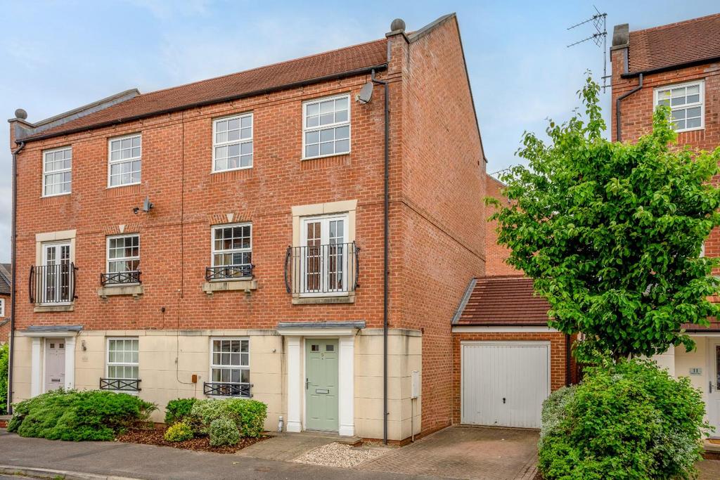 Monarch Way, York 4 bed semi-detached house - £390,000
