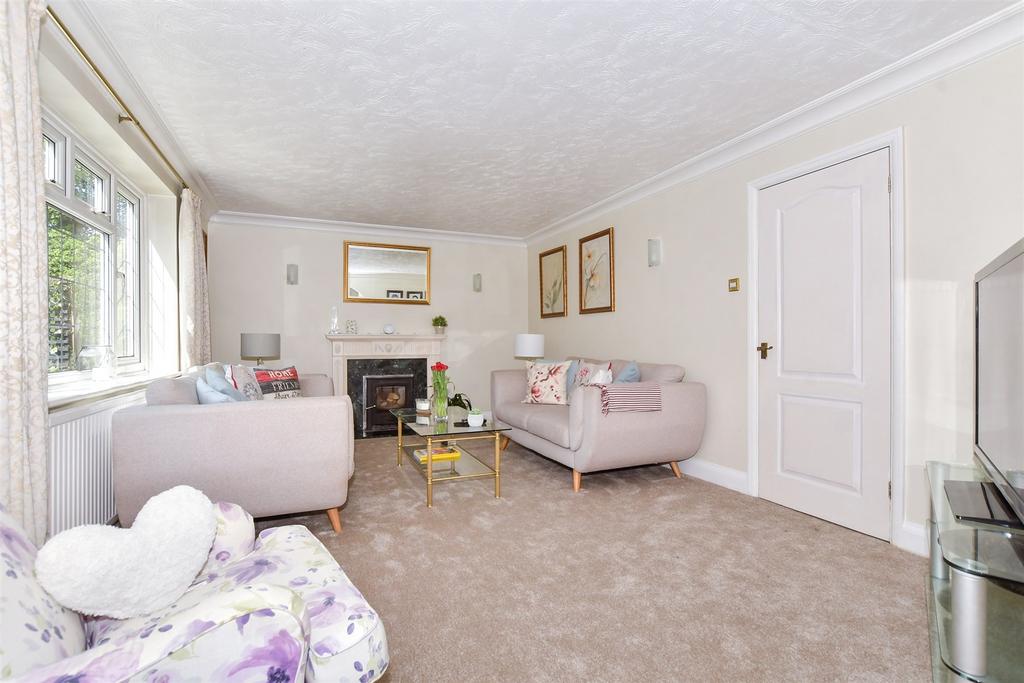 Tollgate Way, Sandling, Maidstone, Kent 4 bed detached house for sale ...