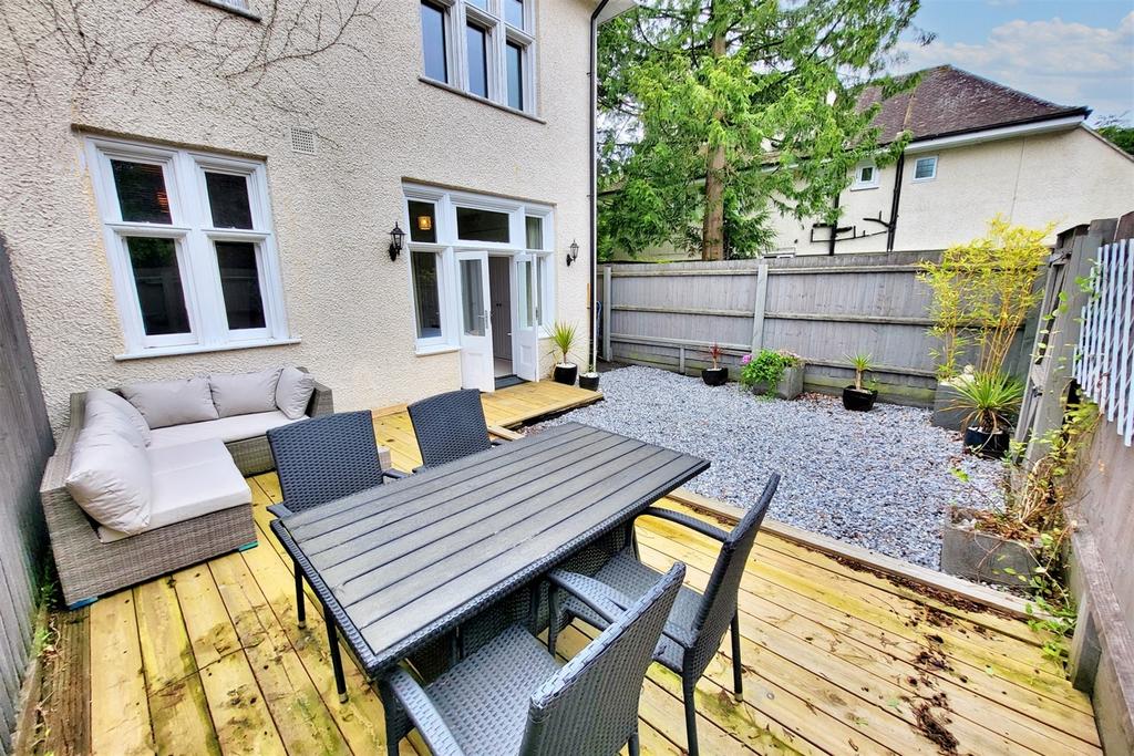 Talbot Woods 2 bed flat - £275,000