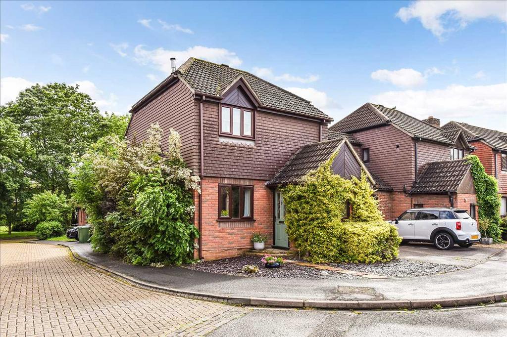 Steeple Way, Titchfield Common 4 bed semi-detached house - £385,000