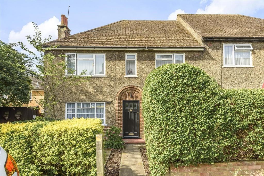 London NW9 2 bed apartment - £1,900 pcm (£438 pw)