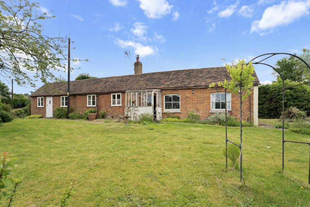Woolpack Hill, Smeeth, Ashford TN25 6RS 3 bed detached house - £475,000
