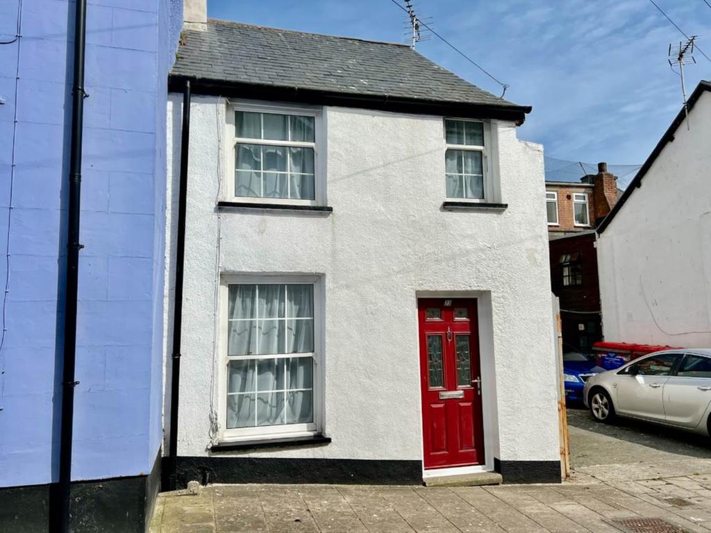 Queen Street, Aberystwyth, 1 bed cottage for sale - £165,000